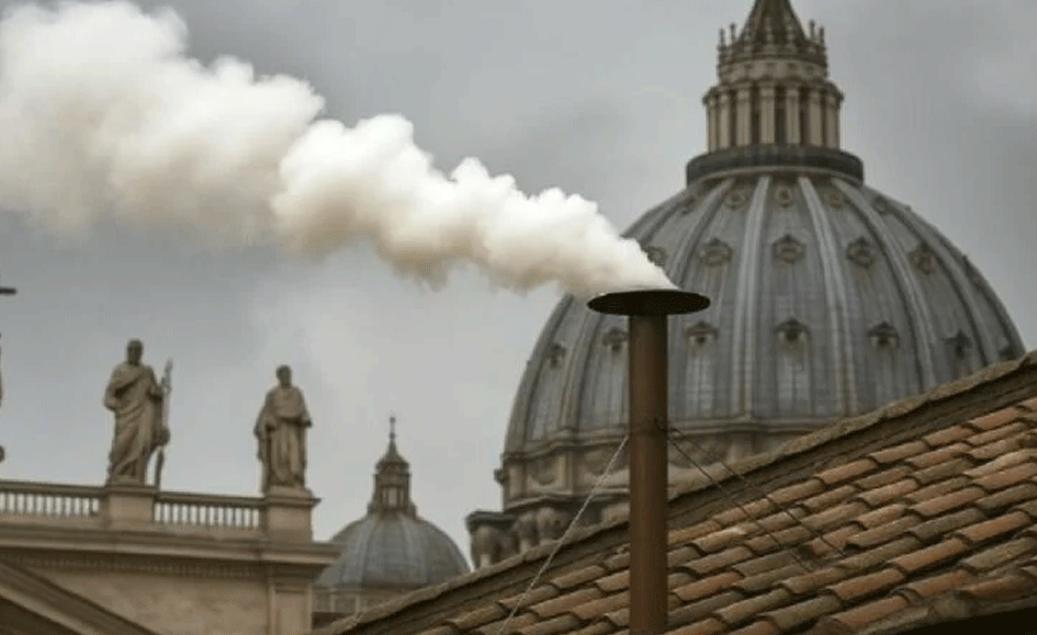 ¡Habemus Papam! El Vaticano anuncia la elección del nuevo Papa - EL ...